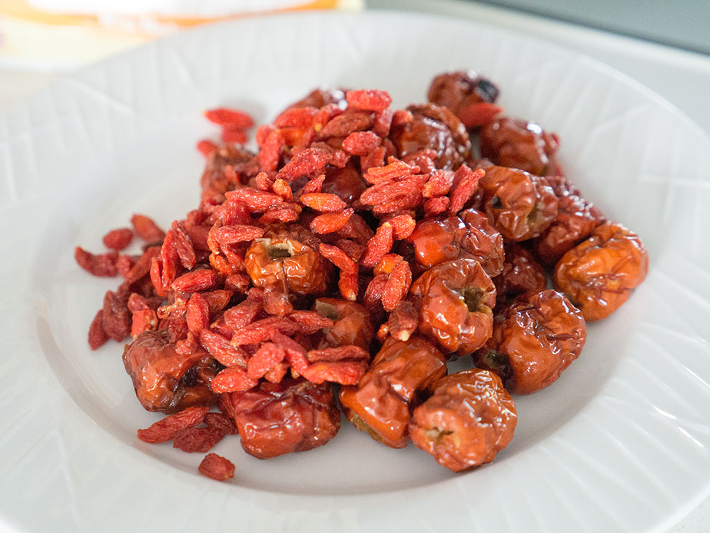 Purple bowl: Easy oven-steamed emperor herbs chicken recipe