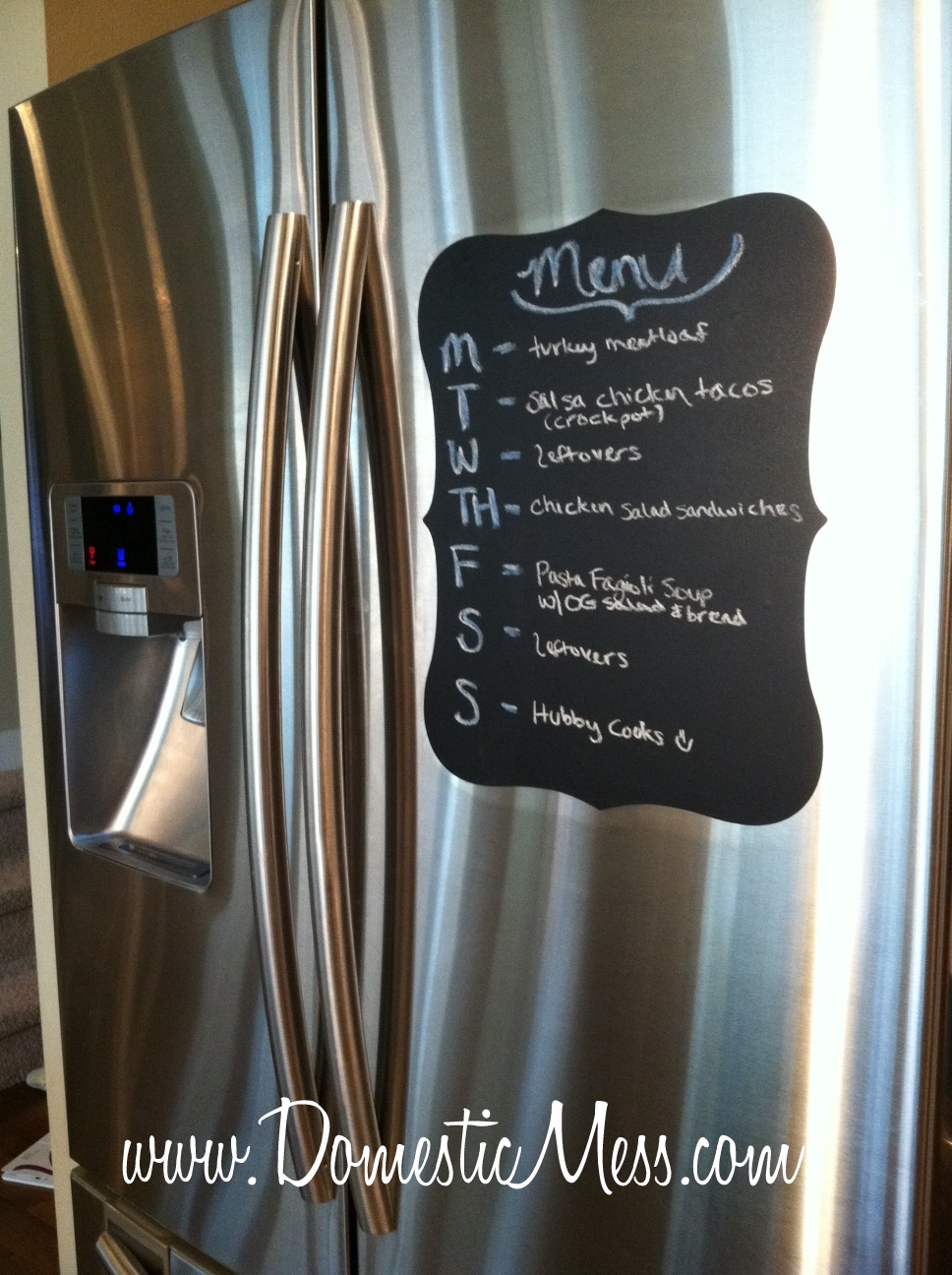 {Domestic Mess}: One giddy girl...a chalkboard fridge!