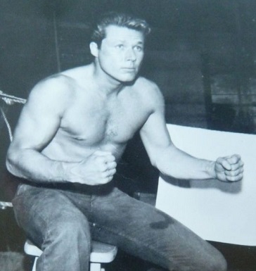 NYSocBoy's Beefcake and Bonding: 11 Reasons John Smith Was Probably Gay