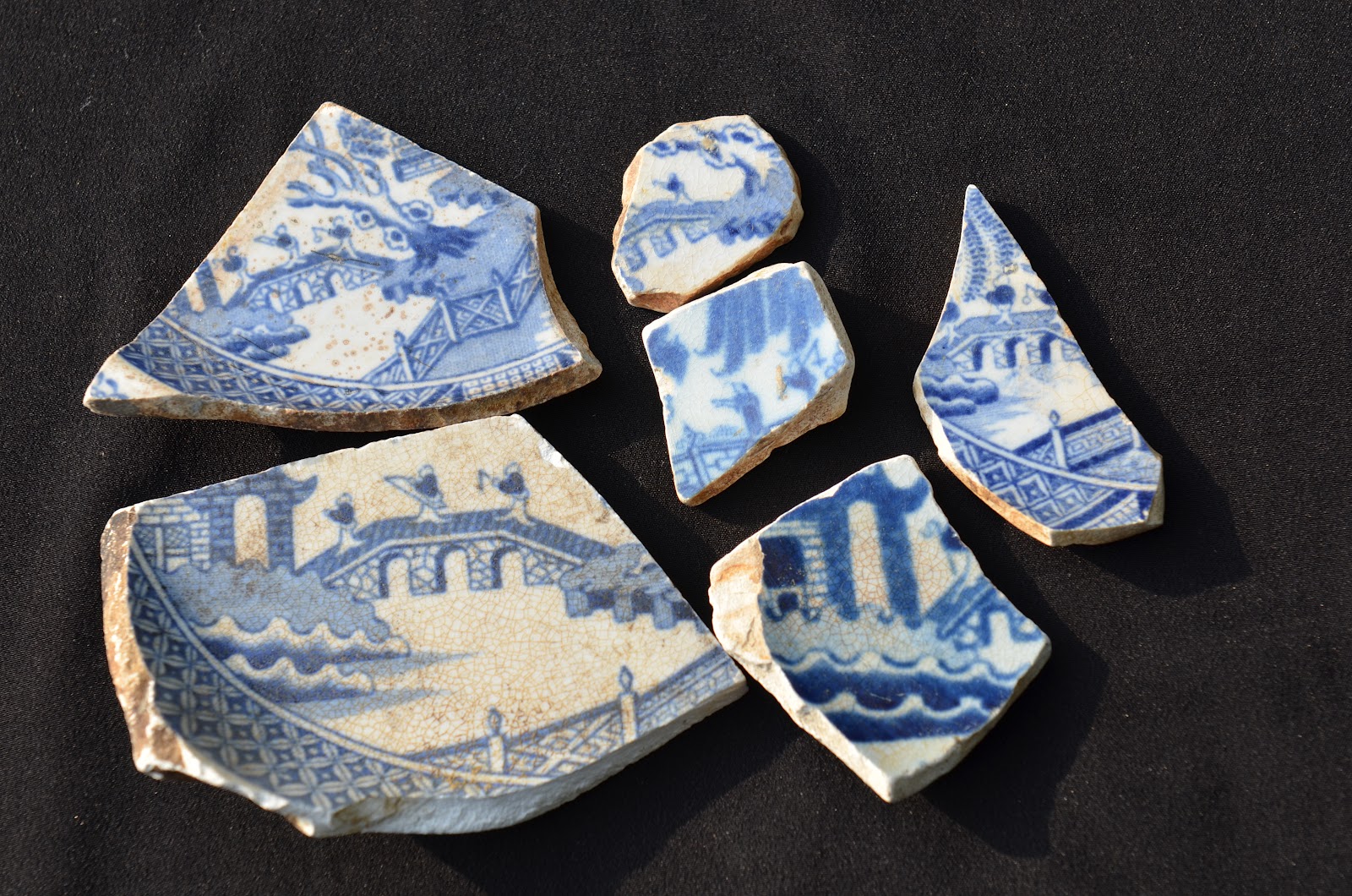 Mudlarking: Willow Pattern Fragments