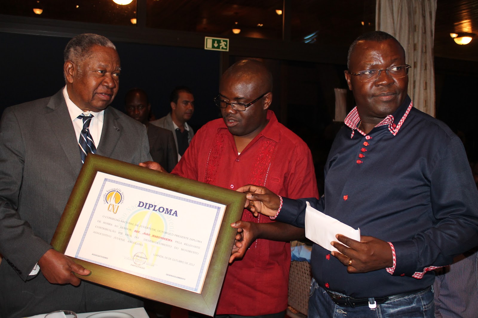 Liga da Juventude Lusófona: CNJ-ANGOLA DISTINGUE ANTIGOS LÍDERES JUVENIS