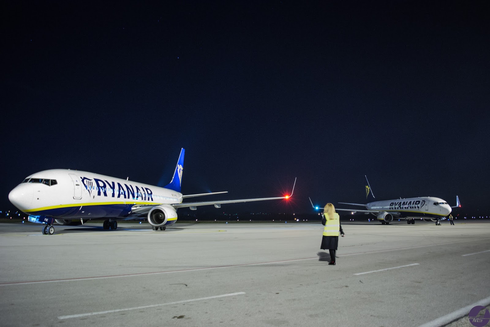 [FOTO VEST] Prvi put opslužena dva aviona Ryanair-a istovremeno