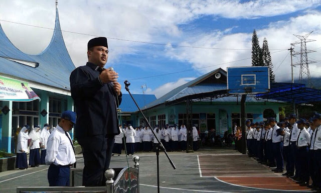 M. Nur Idris : Tidak Ada Orang Sukses Tanpa Tekun Belajar Dan Tidak Ada ...