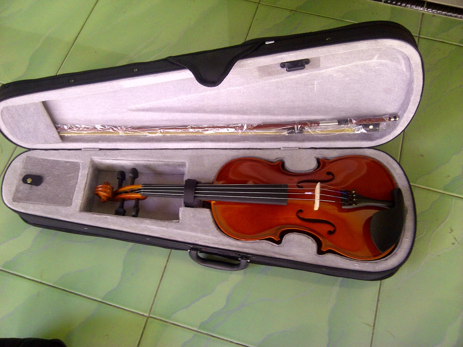 Pengrajin Gitar Akustik dan Elektrik Custom dan Suplayer Gitar ...