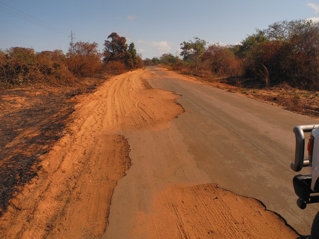 Luisa and Frederic - Having Fun in Africa: August 2011 - Border ...