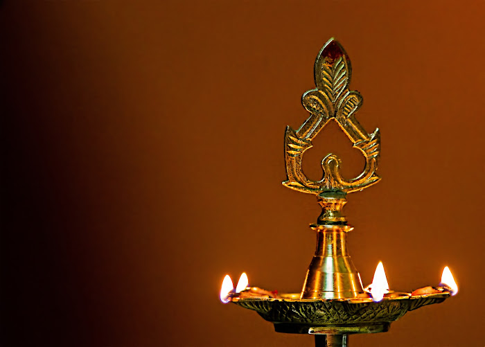 குத்து விளக்கு ஏற்றும் பலன் .விளக்குத் திரியின் பயன். | Tamil Jothidam