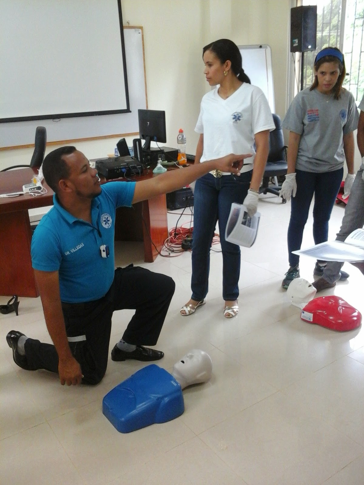 EMERGENCIA23RD,SRL: Entrenamiento de RCP - PRO y DEA a Medicos y ...