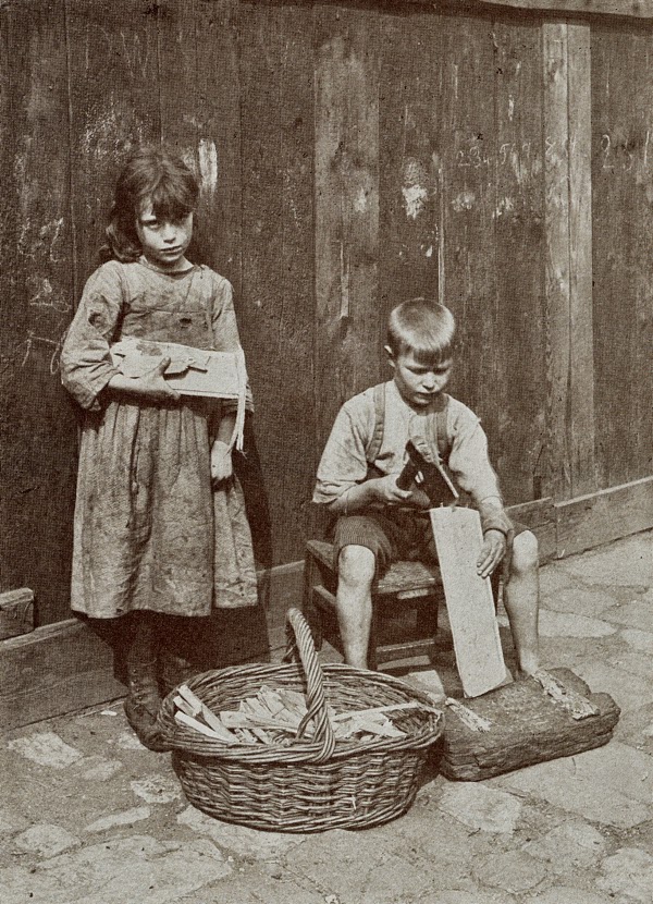 i love historical clothing: Spitalfields children by Horace Warner