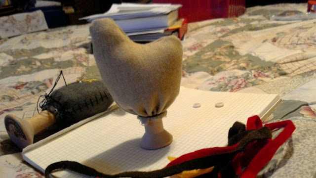 Frugal Measures: Chicken Pincushion Tutorial