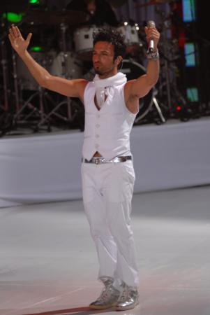 Tarkan modası ve giyim tarzı ~ Mopida