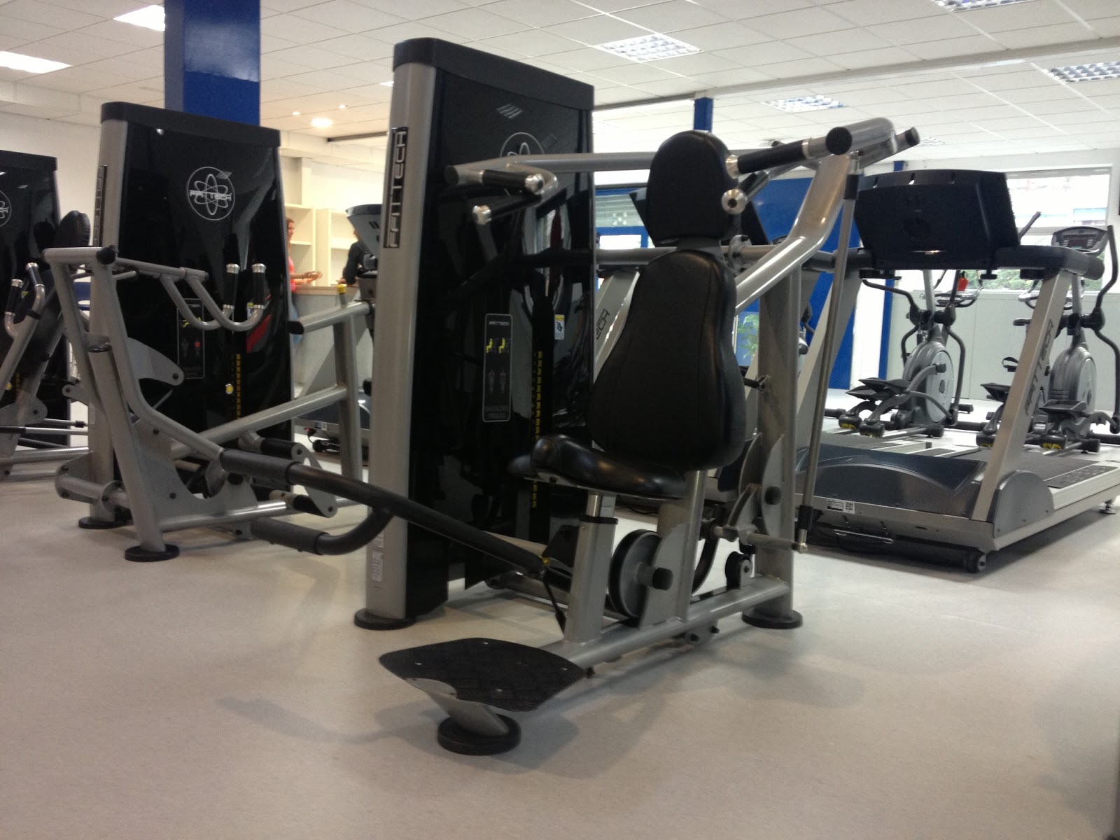 Empresa Portuguesa Fun & Fitness, Lda equipa Ginásio LOW COST em Madrid