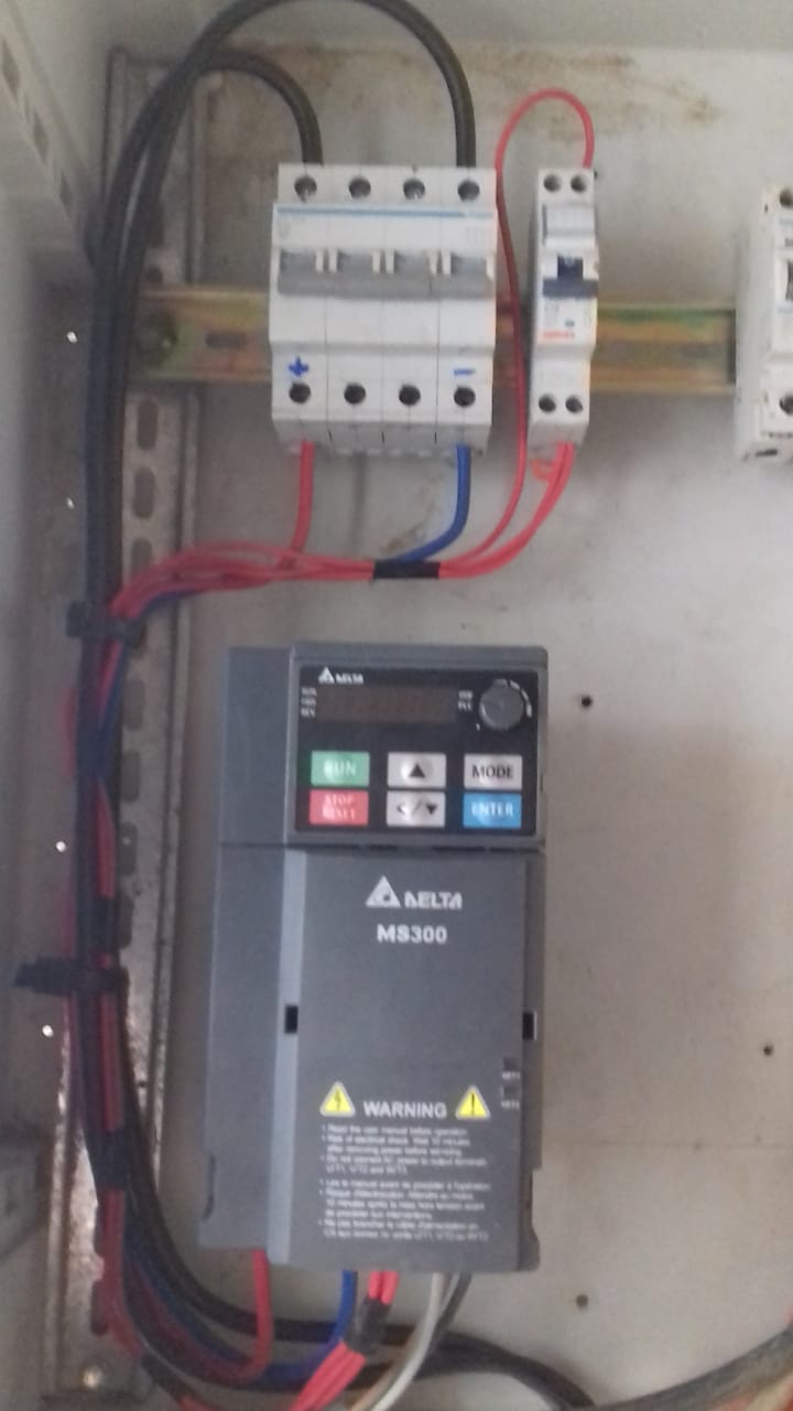 Schéma de branchement de variateur solaire DELTA MS300