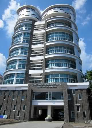 arsitekturina: The Twin Flame Pertamina Tower, FEB UGM