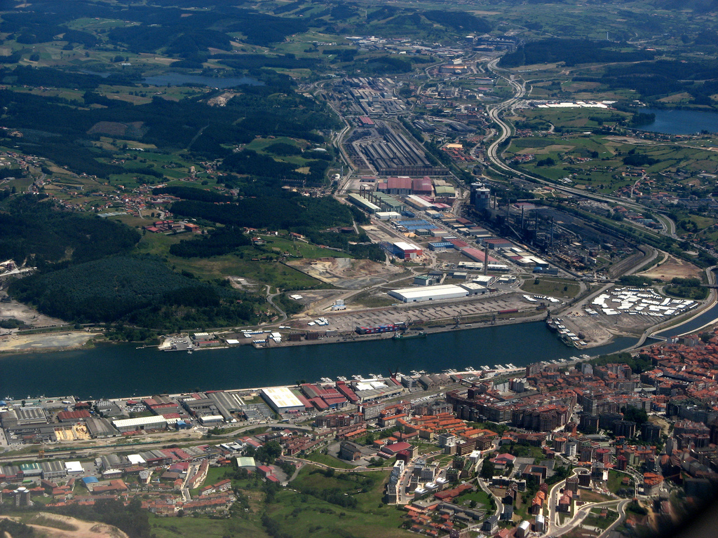 Avilés: Avilés La ría el puerto y su entorno