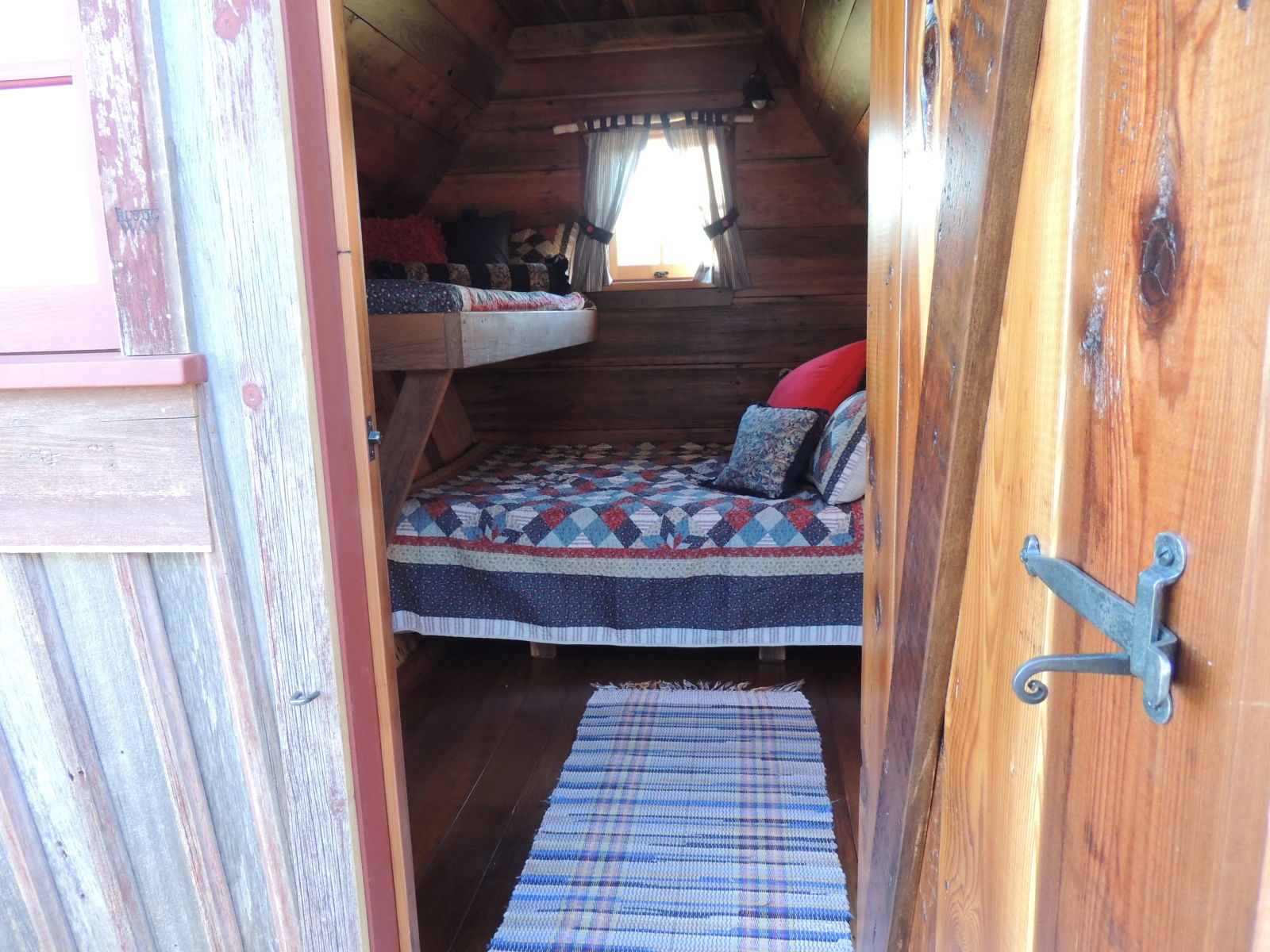 These Enchanting Tiny Cottages Look Straight Out of a Storybook