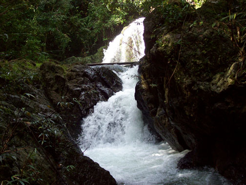 WATERFALLS IN THE PHILIPPINES: BAYUGAO FALLS IN APAYAO