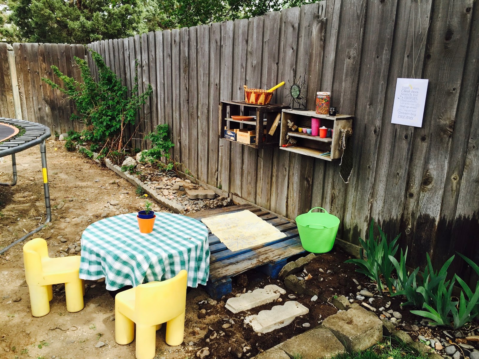 Barefoot Stories: News from the Mud Kitchen Cafe