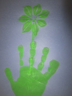 The Preparing Homemaker: Kids, Hand print flowers