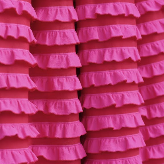 POPPYSEED FABRICS: Sewing with ruffle fabric-legging