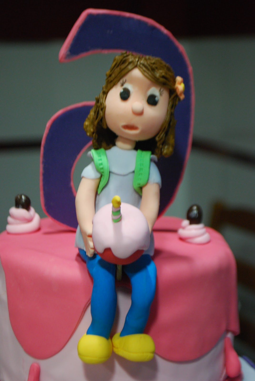 MisDulcesNiños: TARTA FONDANT PARA LOS 6 AÑITOS DE MI NIÑA... Parte II ...