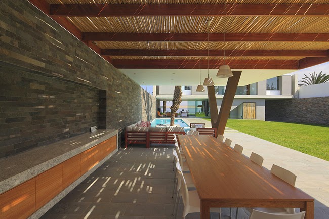 Casas Minimalistas y Modernas: Quinchos Modernos en Villas Lujosas en Venta