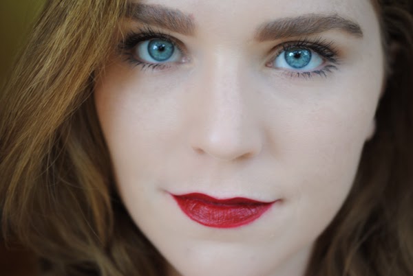Review and Swatches: NYX Round Lipsticks 'Snow White ' + 'Pure Nude ...