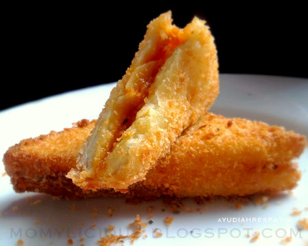 Roti Tawar Isi Saus Tomat | Momylicious