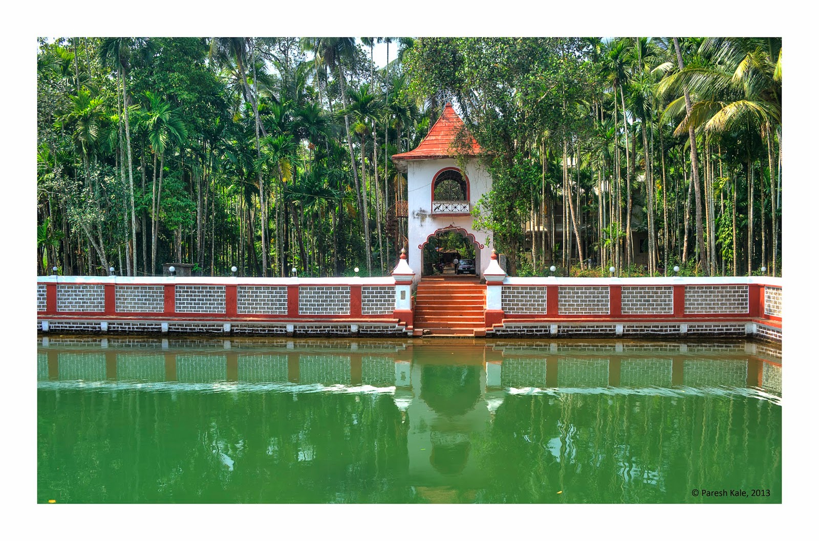रुबाई - Rubaai: Photowalk : Shree Nageshi Temple (Goa)