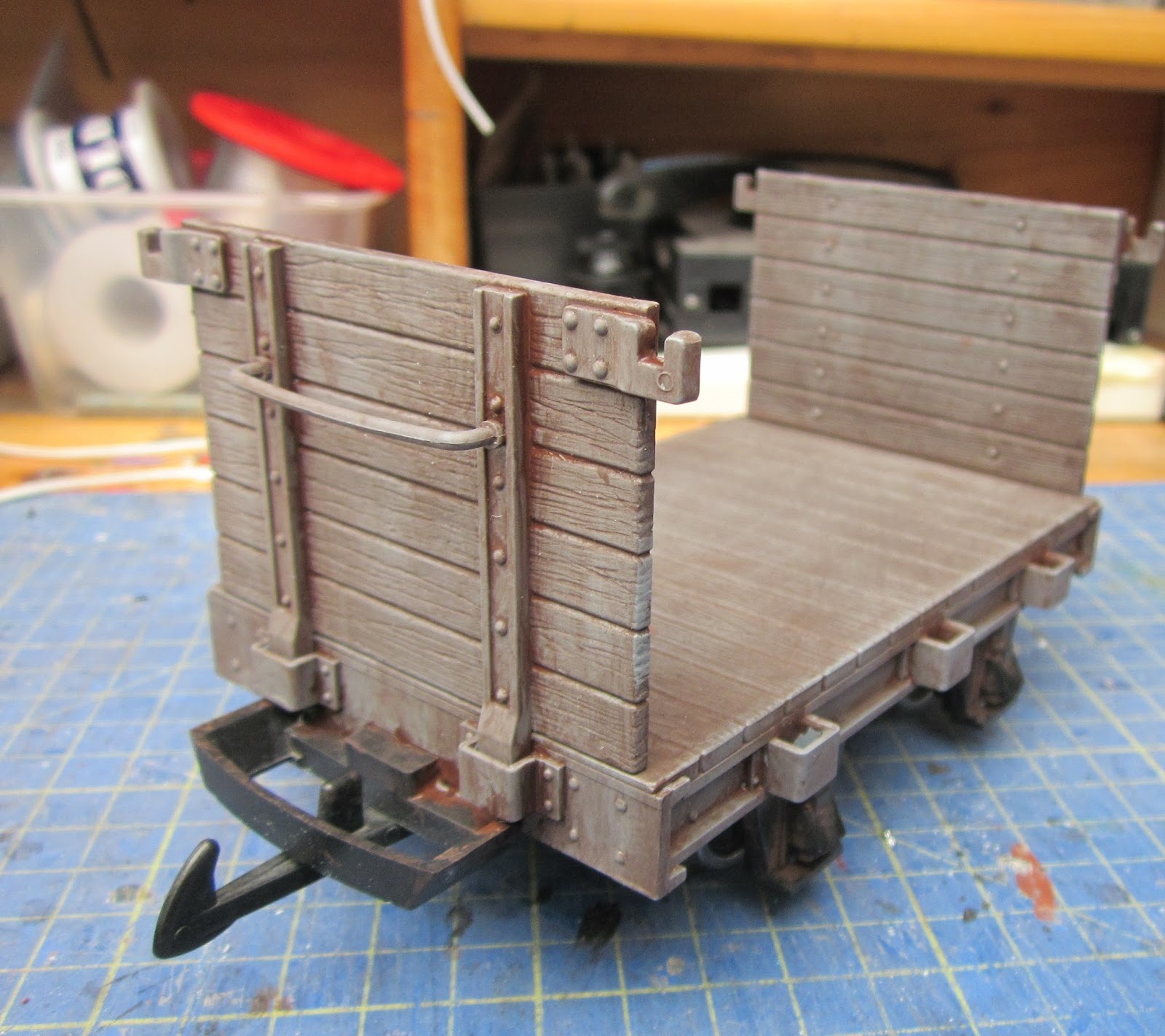 Peckforton Light Railway: How I weathered some LGB Feldbahn timber ...
