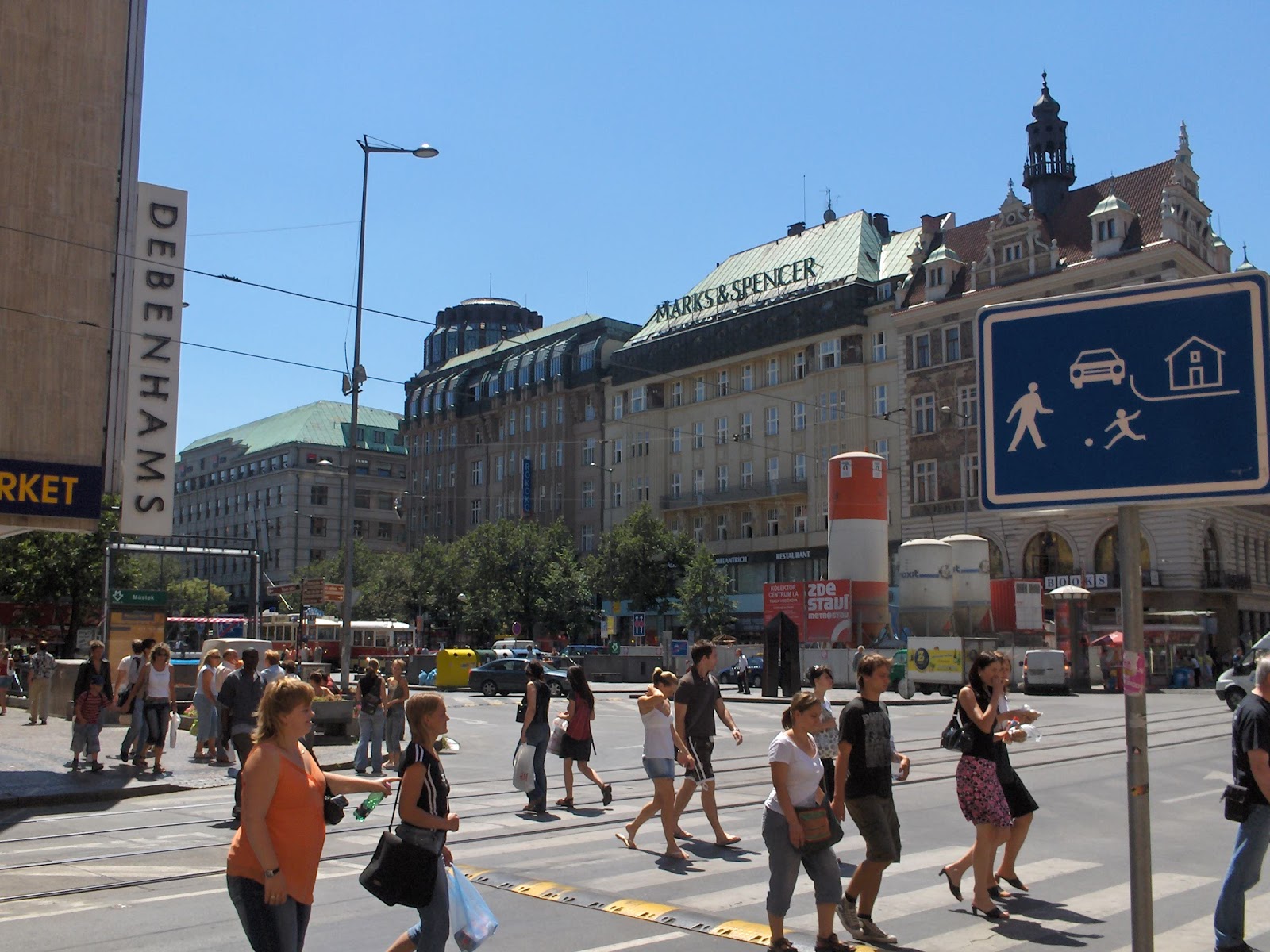 Bel Ami Locations: The Prague Office
