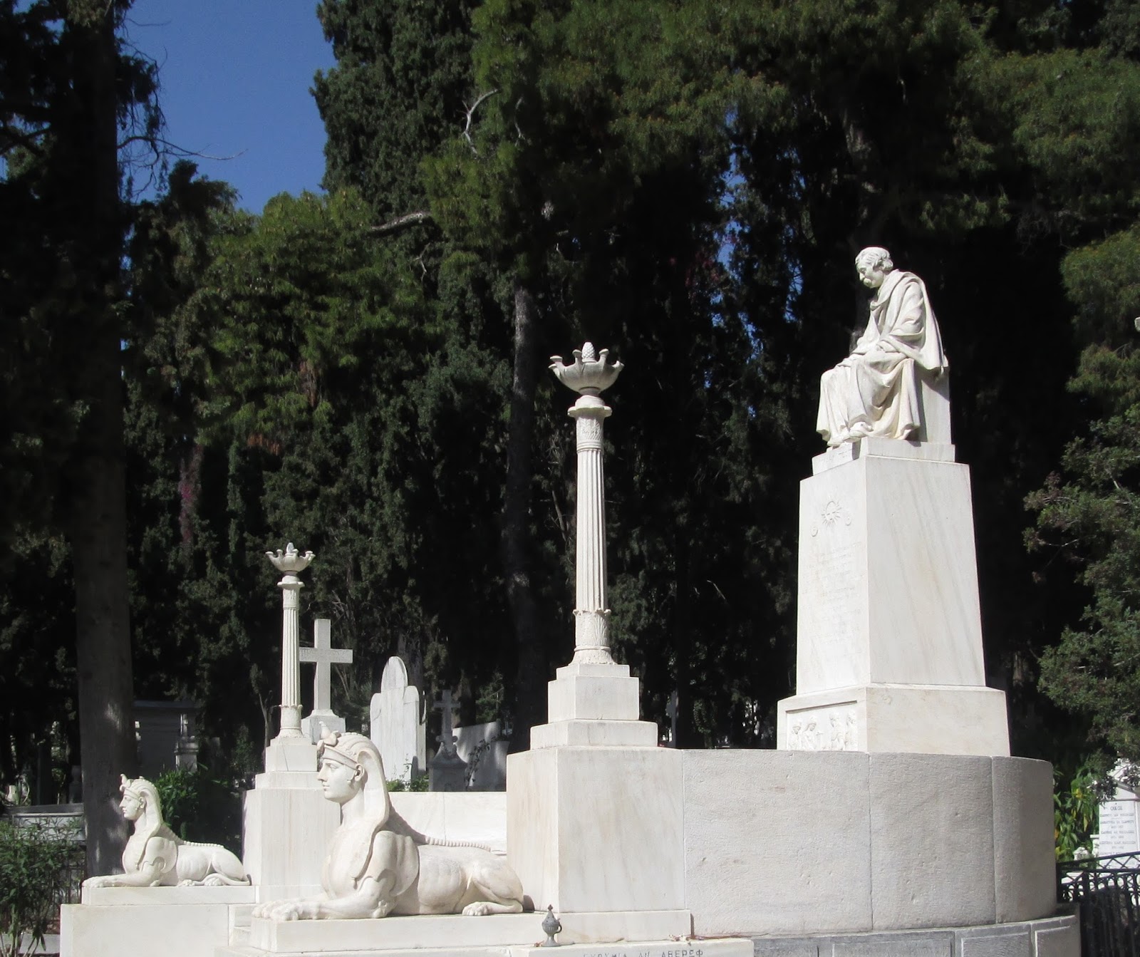 Athens First Cemetery in English: Ancient Greece in the Cemetery