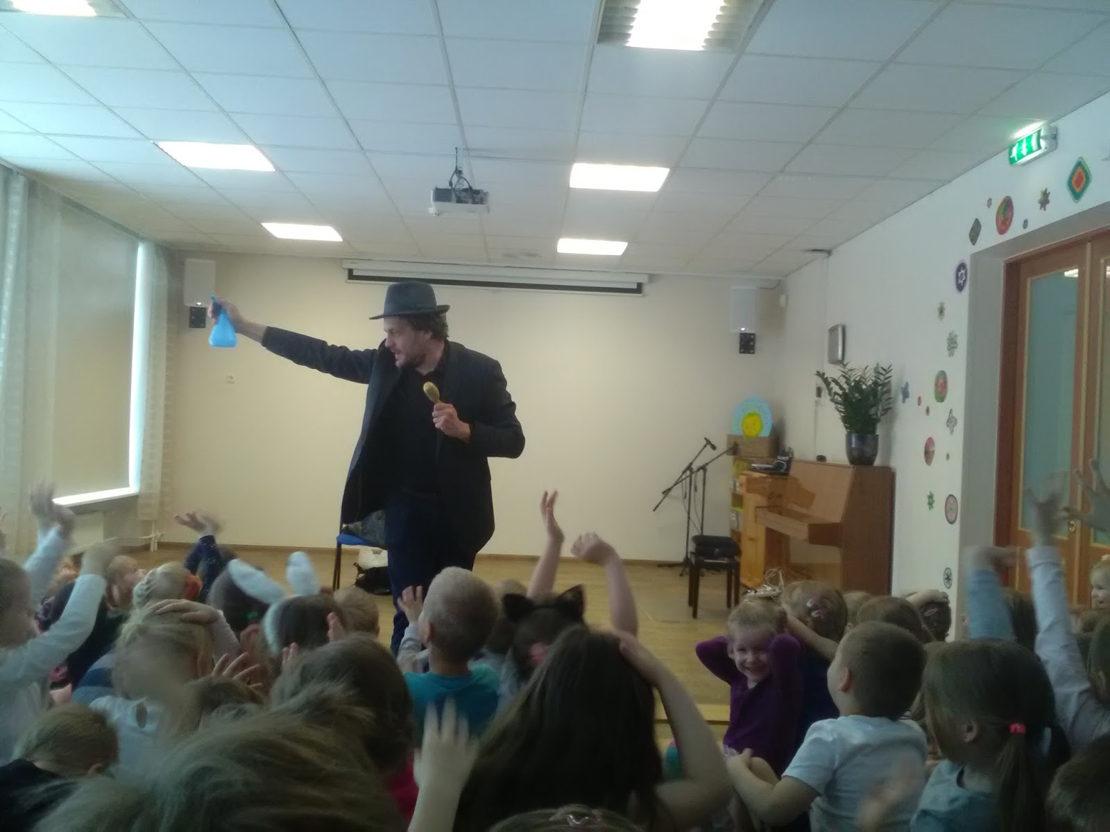 Päikesepõimik: Näitleja Anti Kobin etendusega "Ränduri lood"