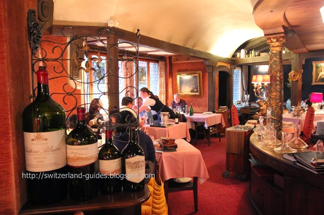 ร้านอาหารโอลด์ สวิส เฮ้าส์ (Old Swiss House)