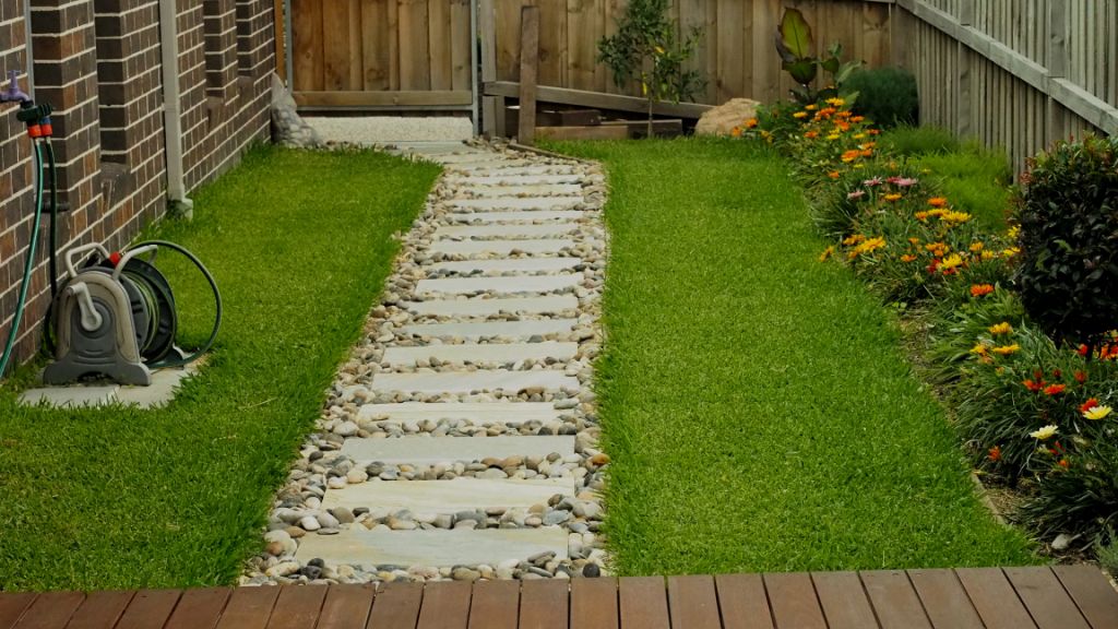 Nooshing Around: Backyard Foot Path