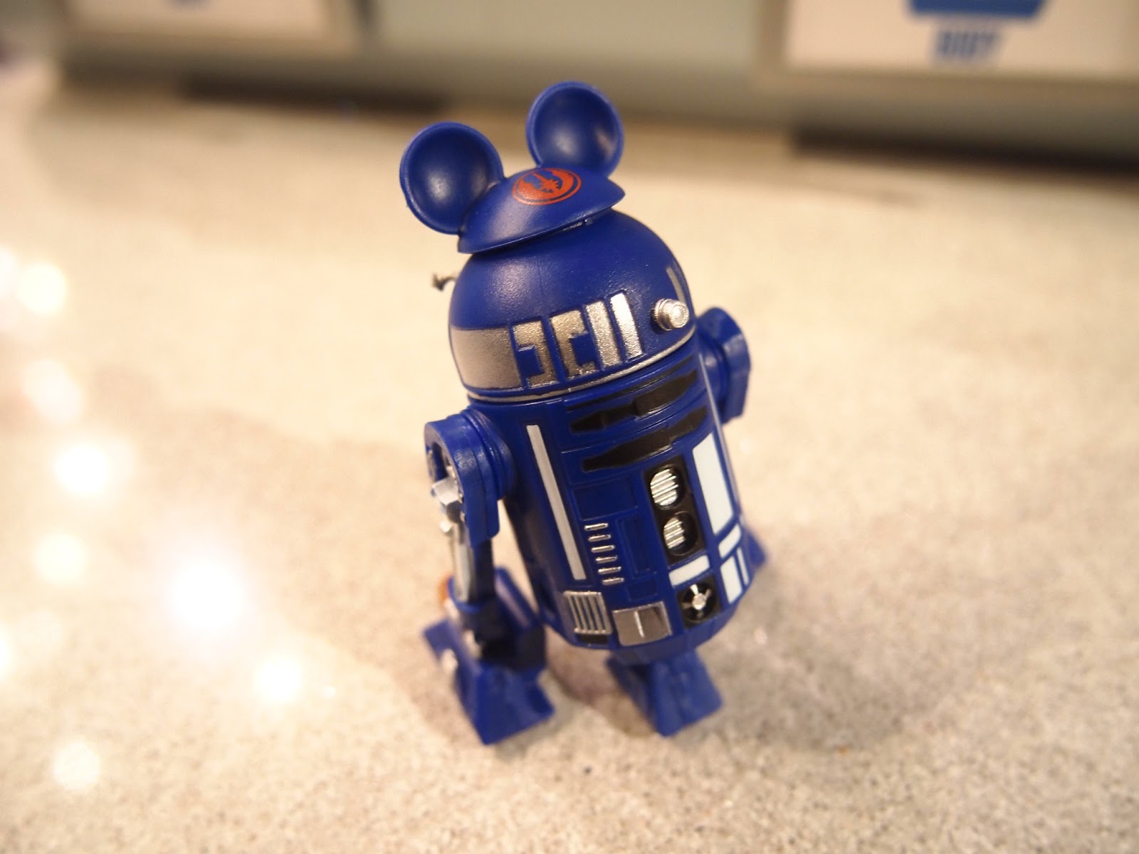 Sasaki Time: Review: The Star Wars Droid Factory at Disneyland!