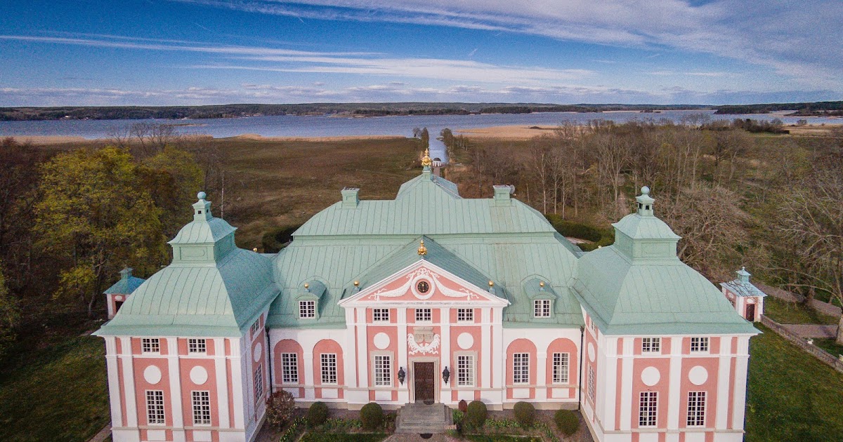 VÄLKOMMEN HEM!: NU ÄR SLOTTET TILL SALU!