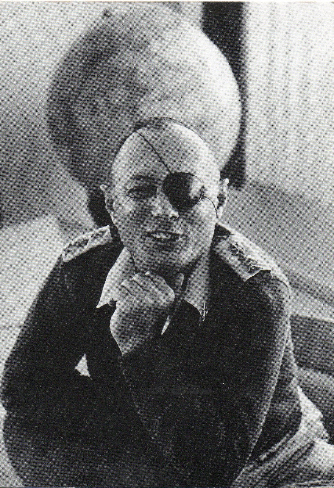 Encyclopedia Gforpollogica in postcards: Moshe Dayan