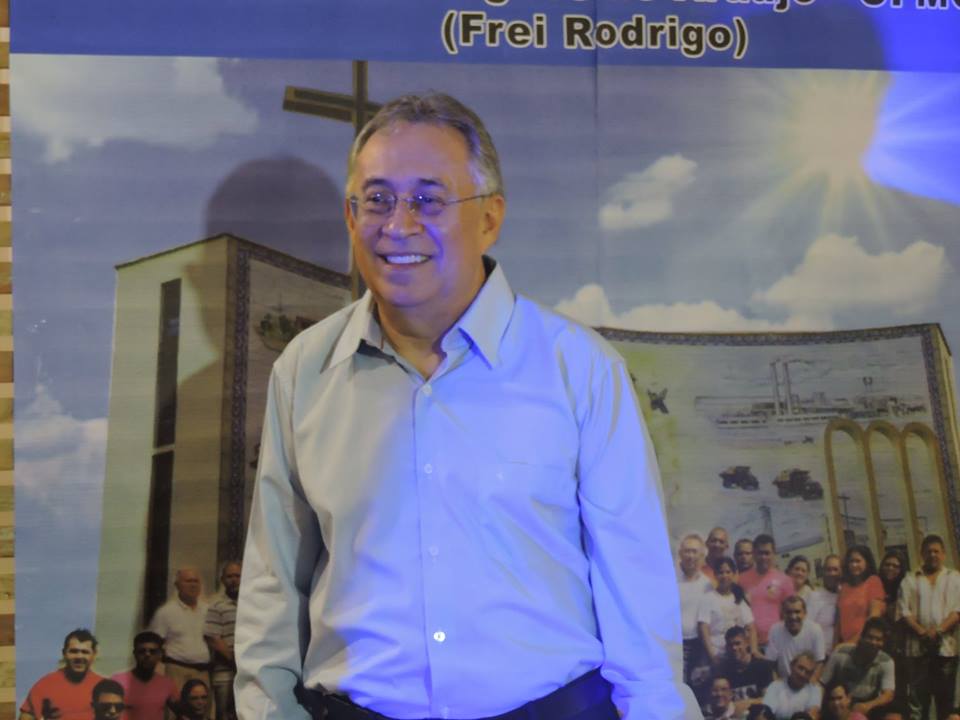 Frei Rodrigo realiza lançamento do Livro: “Memórias, Sonhos e ...