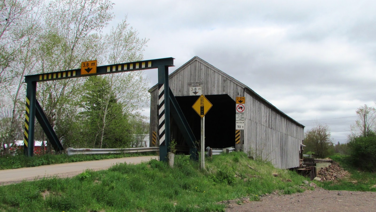 New Brunswick's Covered Bridges: Petitcodiac River No.3 (Hasty)
