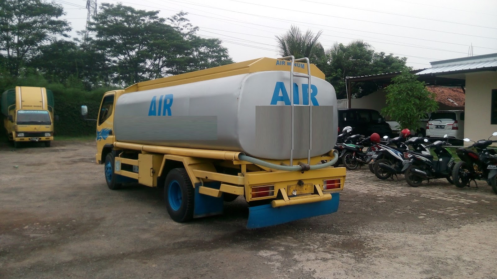 Dijual Mobil Truk Tangki 8000 Liter Mitsubishi 125 Hd Tahun 2014 Pemakaian Tahun 2015 Harga 220