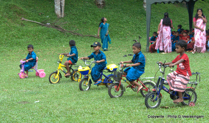Images of Sri Lanka on blogspot.com: Bicycle race at a New Year ...