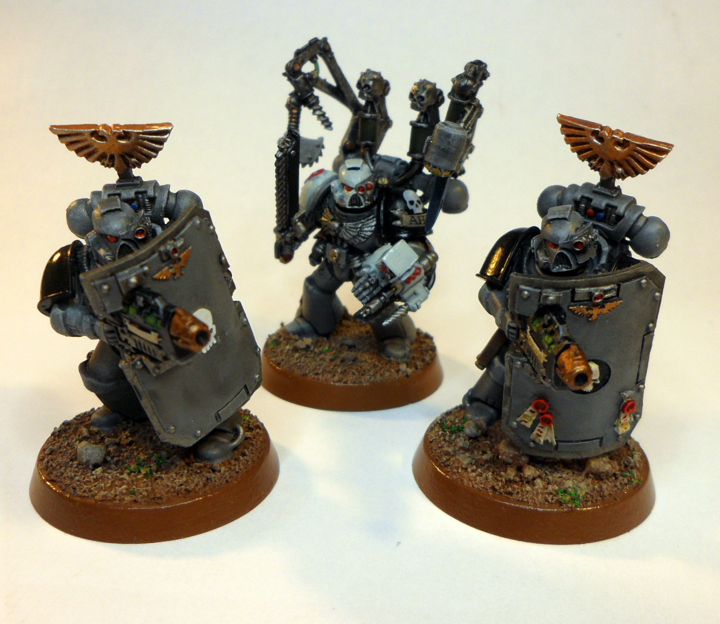 WeeMen: Relictors Space Marine Command Squad Veterans w/ Storm Shields