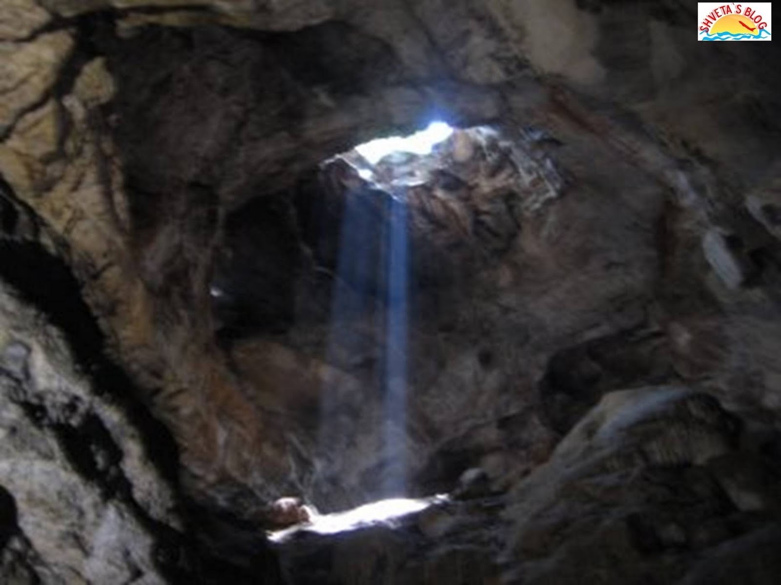 MIRACLE: TOURISM IN INDIA: THE BORRA CAVES ,VISAKHAPATNAM,ANDHRA PRADESH