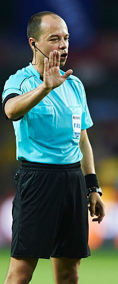 sportcampina: Marius Avram arbitrează în Kazahstan, în Europa League