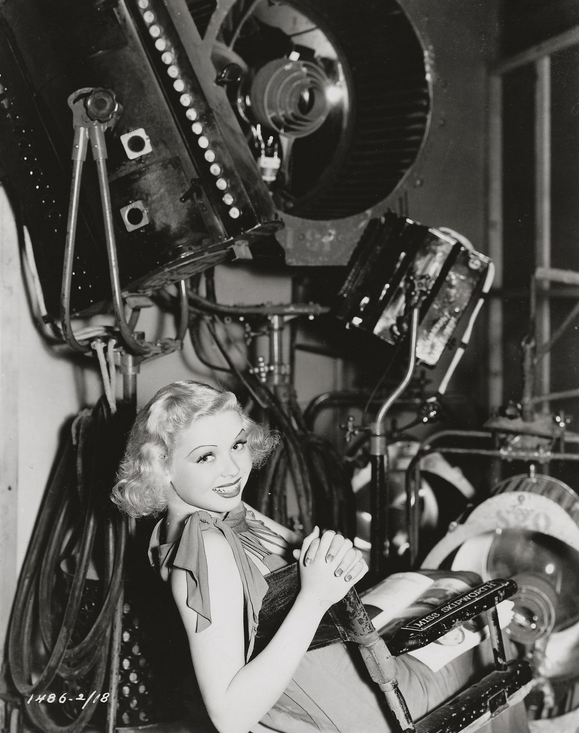 It's The Pictures That Got Small ...: THE THURSDAY GLAMOUR 15!