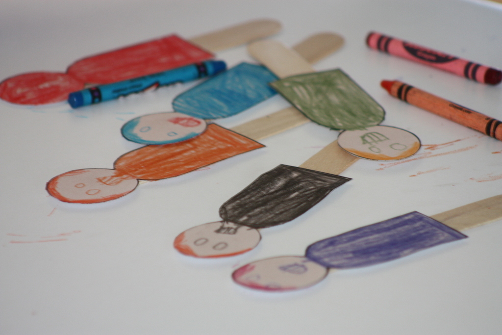 like a pretty petunia: Family Popsicle Stick Puppets