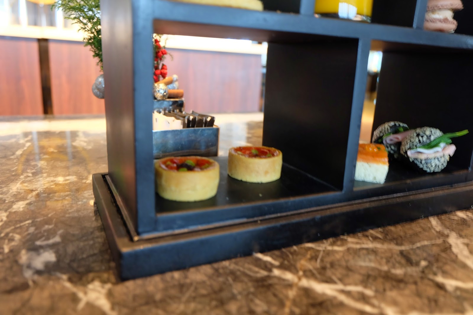 C D O U B L E Y O U B L O G S: Hong Kong: Ritz Carlton - Cafe 103