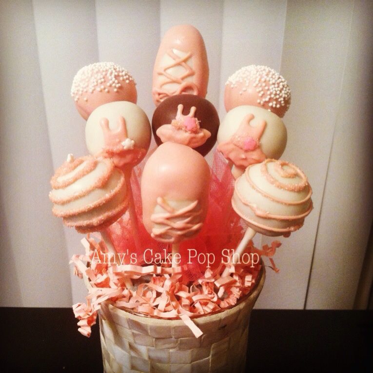 Amy's Cake Pop Shop!: Ballerina Cake Pops!! Love These!