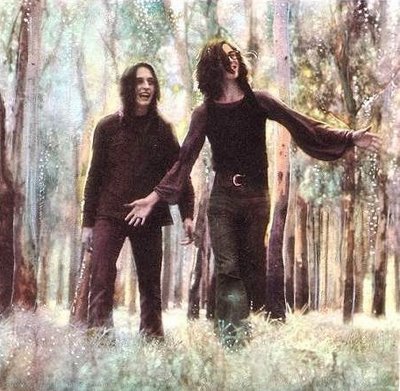 Intersticio: SUI GÉNERIS: Canciones de una época agridulce...