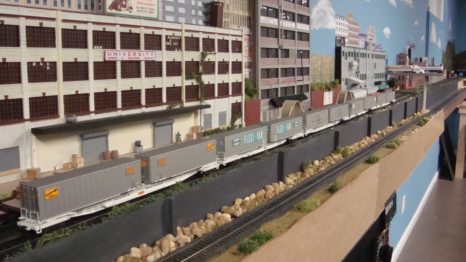 New York Central Train Layout: New Flexi Van Flat Car